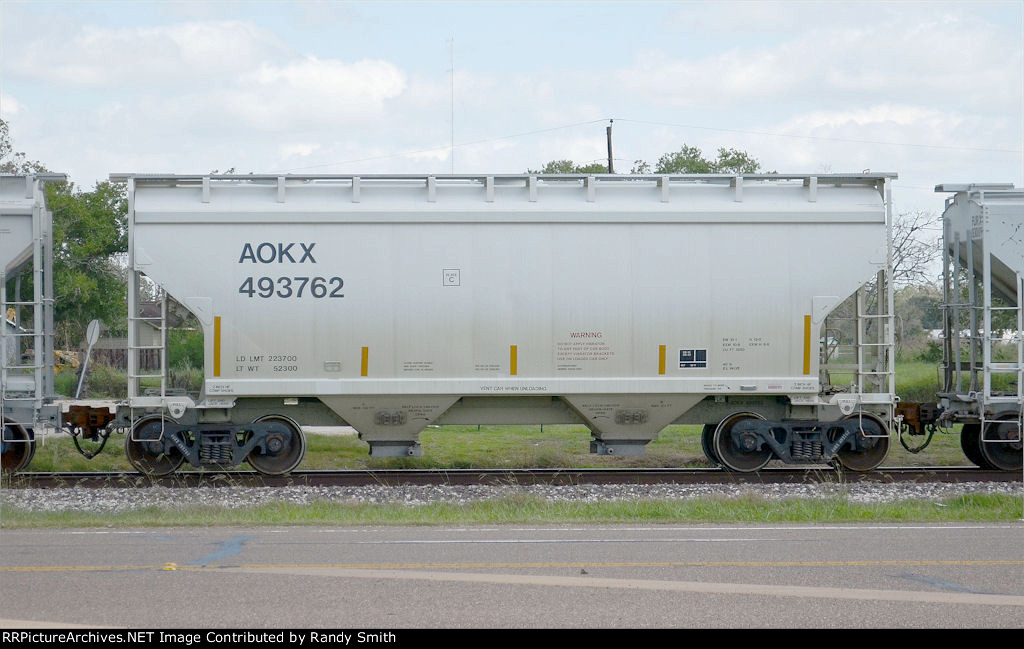 AOKX 493762, northbound - second side